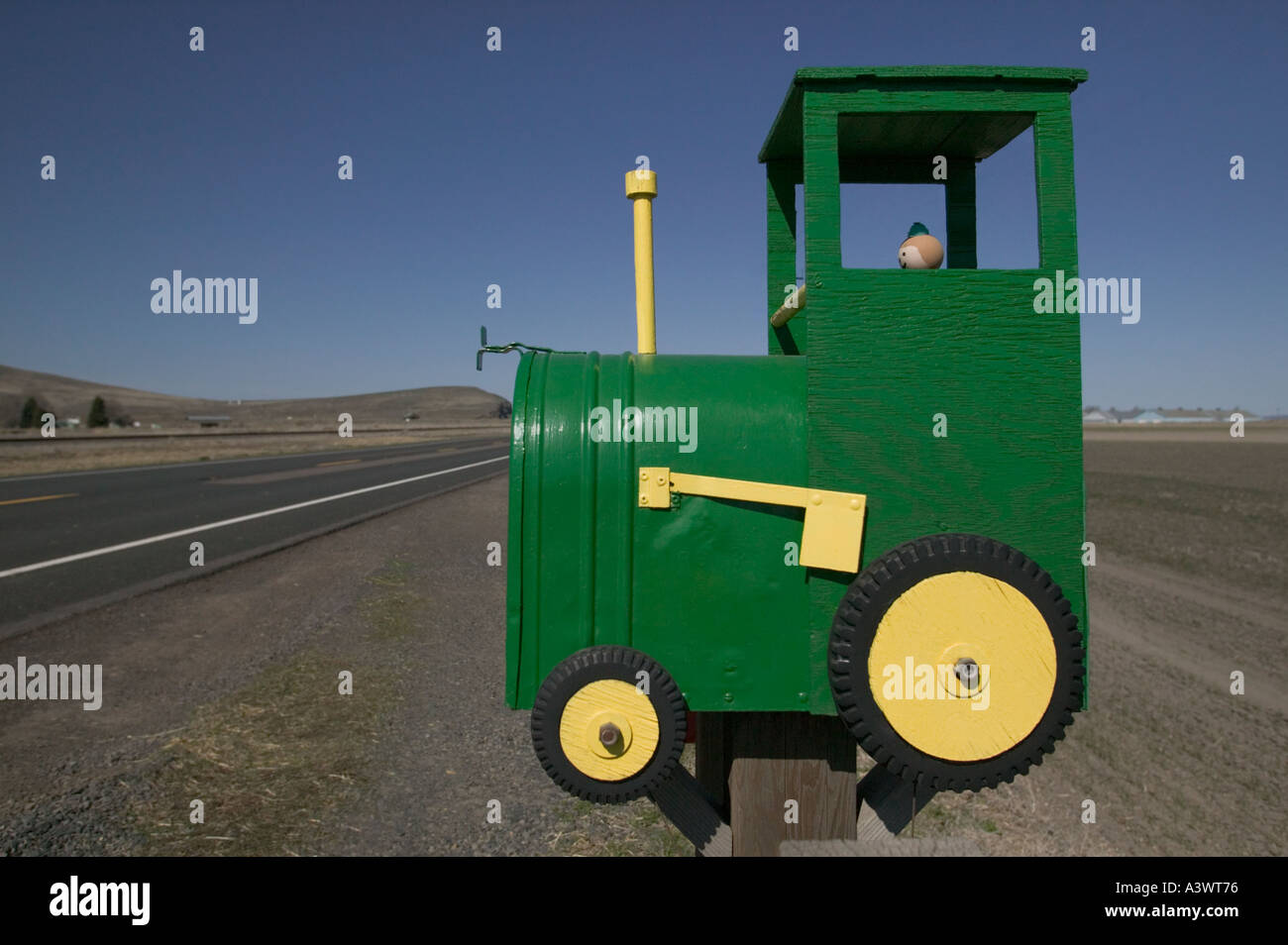 Tractor Mailbox High Resolution Stock Photography and Images - Alamy