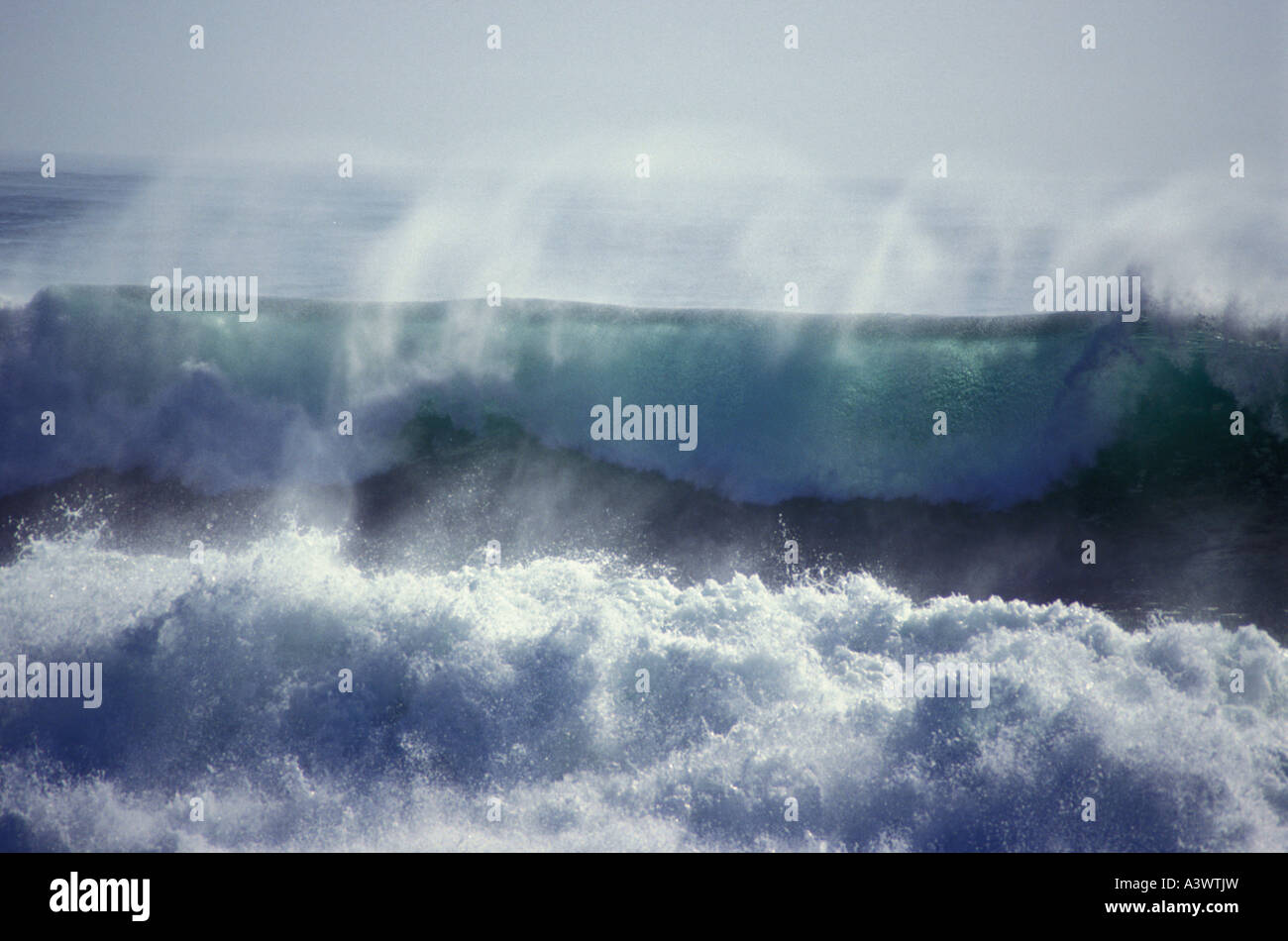 Breaking waves surf spray Australia Stock Photo - Alamy