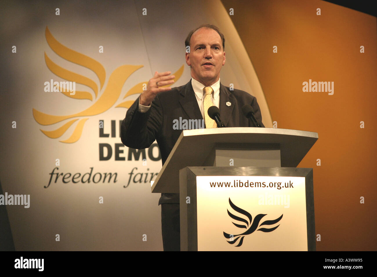 simon hughes mp party conference speech 2004 Stock Photo - Alamy