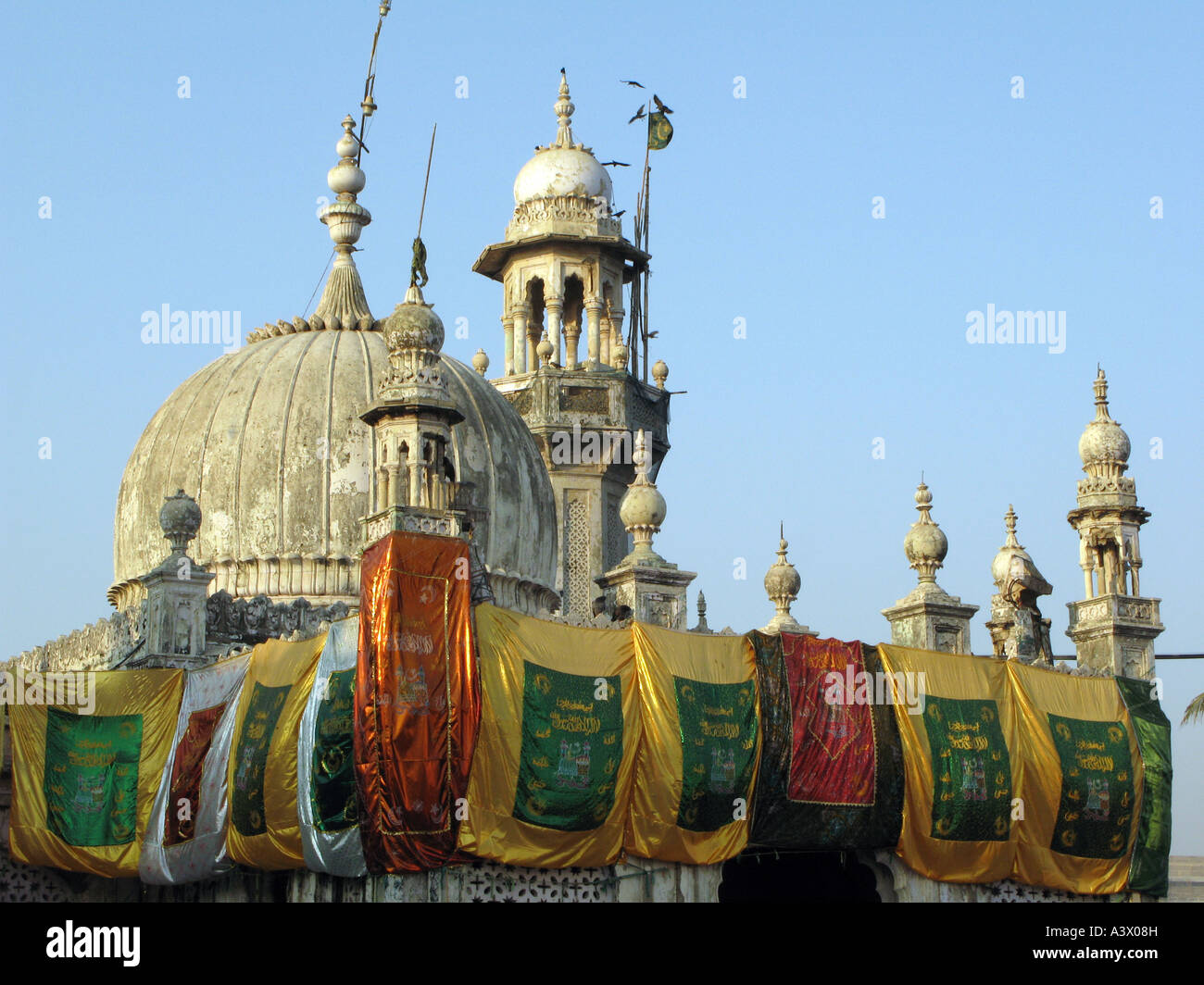 INDIA Haji Ali Mosque Mumbai Photo Julio Etchart Stock Photo - Alamy
