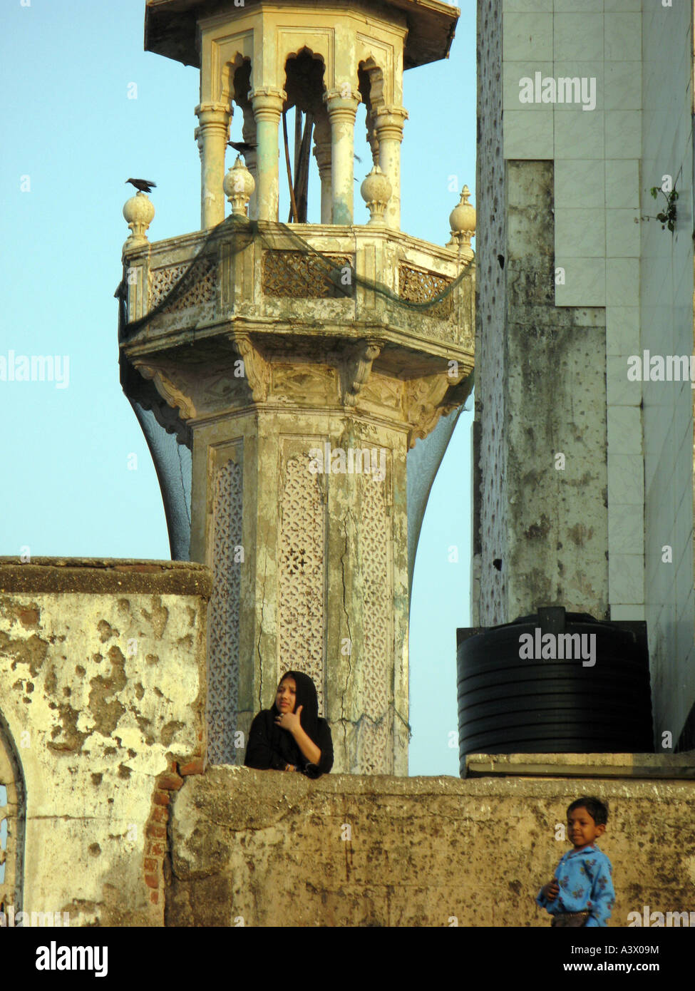 India hindu muslim temple mosque hi-res stock photography and images ...