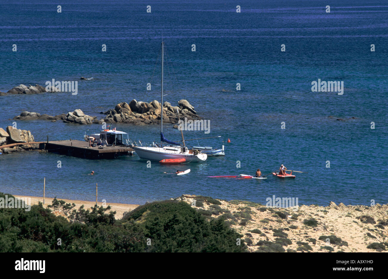 Landing stage tourist boats hi-res stock photography and images - Alamy