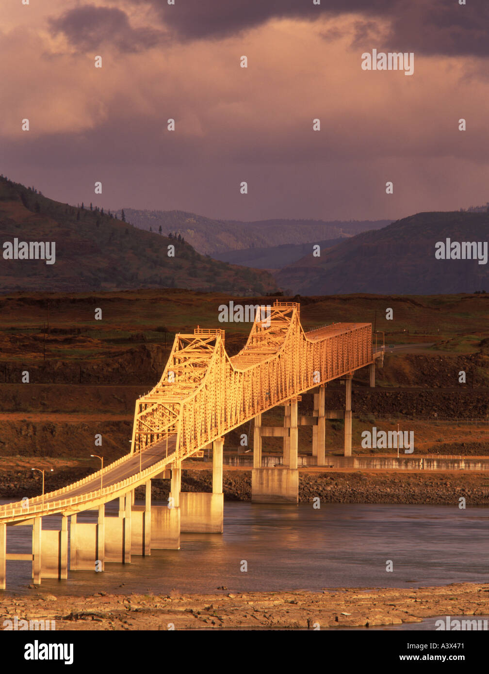 F00153M tiff Morning light on bridge at The Dalles Columbia River Gorge ...