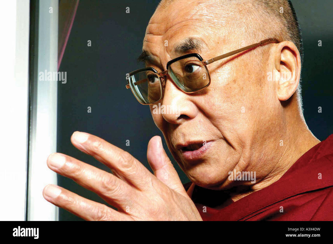 Dali lama hi-res stock photography and images - Alamy