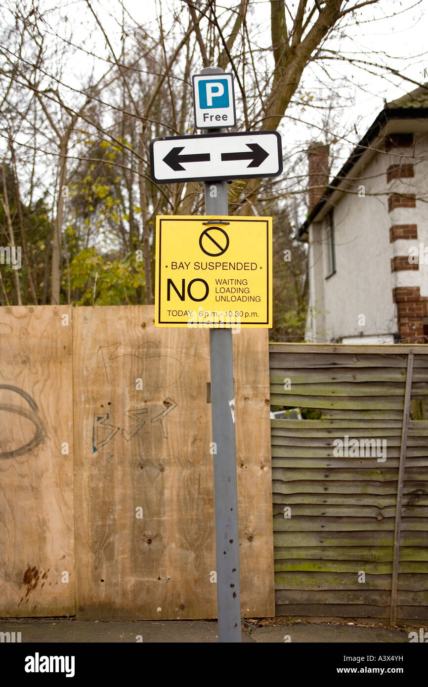 No parking sign temporary hi-res stock photography and images - Alamy