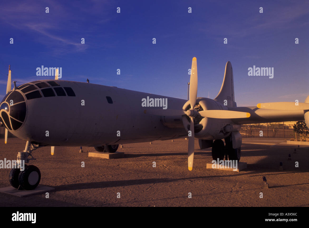 Atomic plane hi-res stock photography and images - Alamy