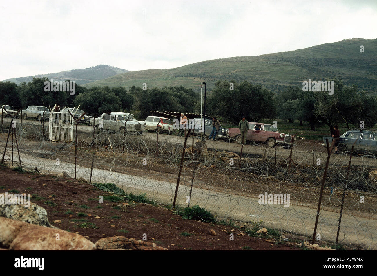geography / travel, Israel, borders, "The Good Fence", near Metulla ...