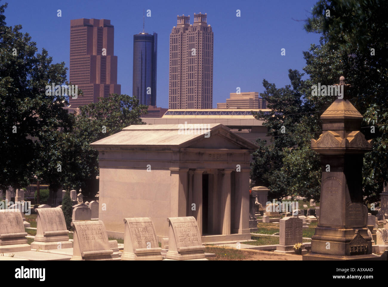 Oakland cemetery atlanta georgia hi-res stock photography and images ...