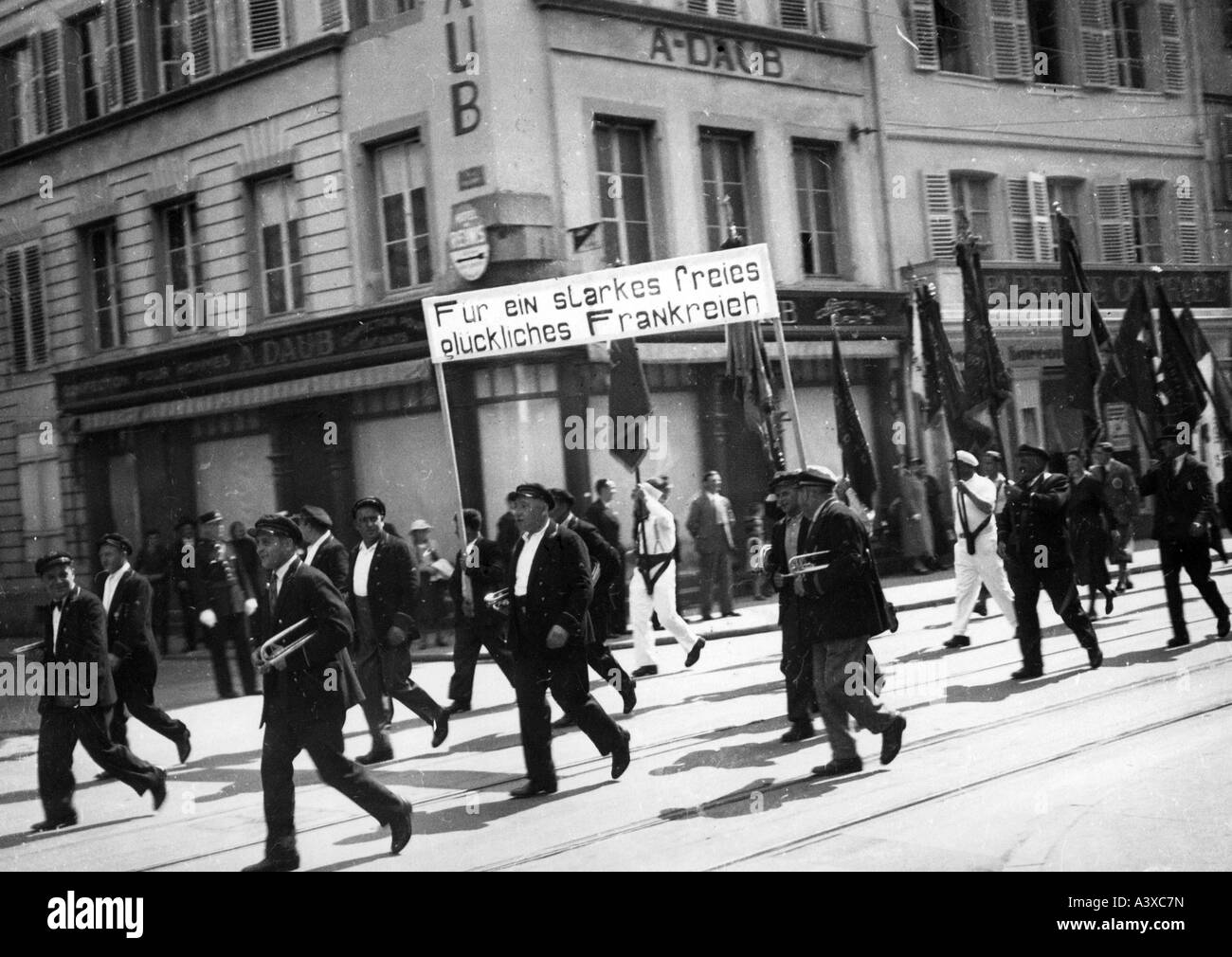 France front populaire 1930s hi-res stock photography and images - Alamy