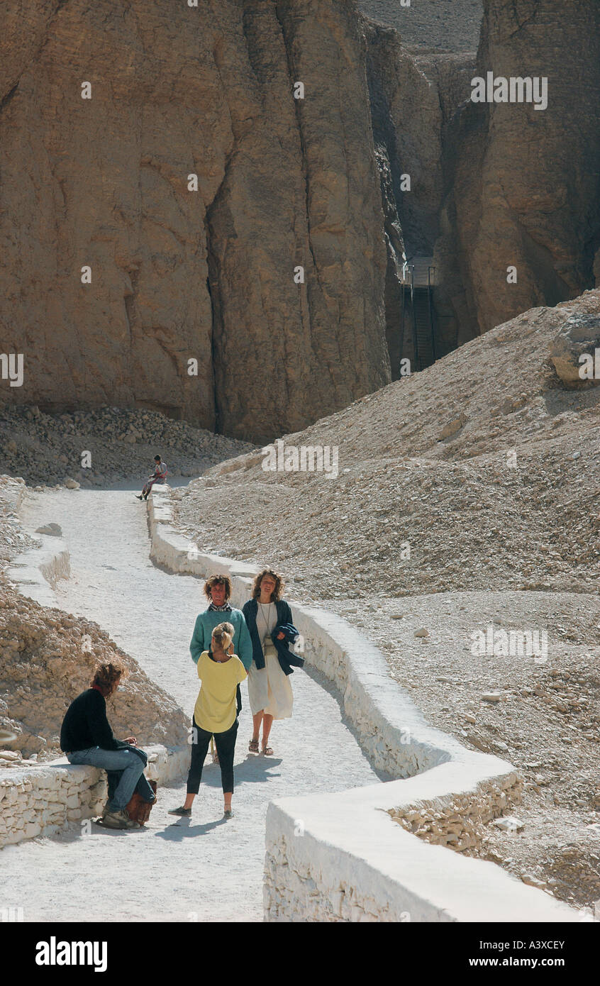 Pathways and visitors in the Valley of the Kings Egypt Stock Photo - Alamy