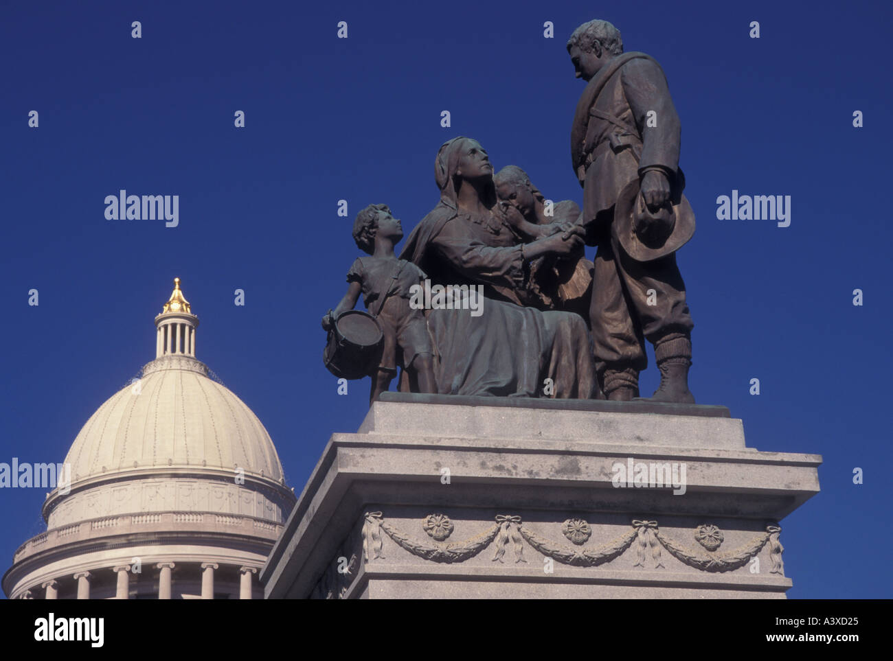 Arkansas state capitol statue hi-res stock photography and images - Alamy