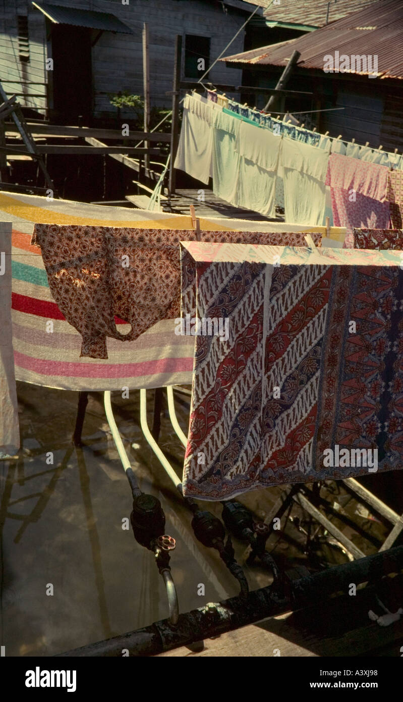 Washing lines in Banda Seri Begawan Stock Photo - Alamy