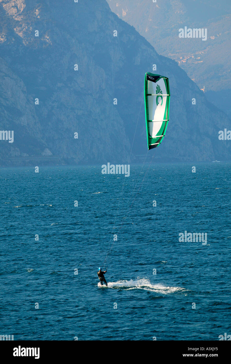 The kite 2003 hi-res stock photography and images - Alamy