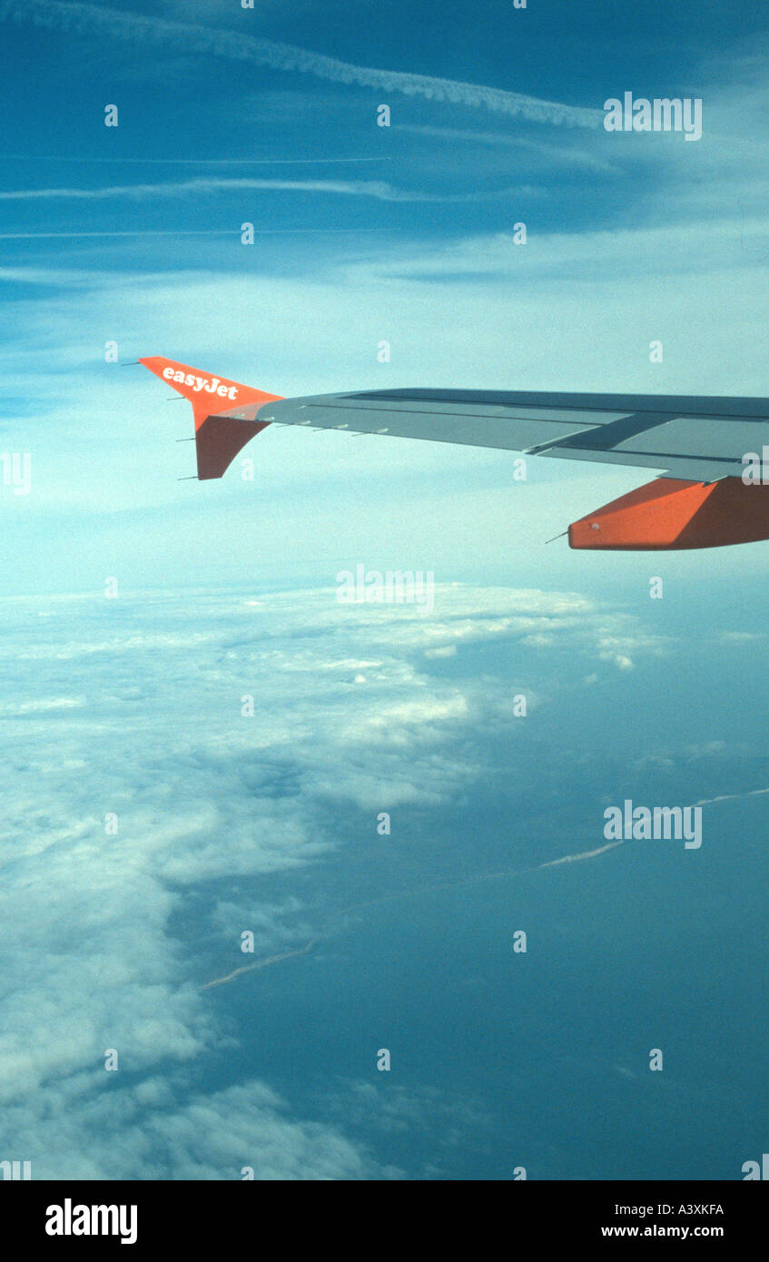 Winglet wingtip wing Easyjet plane airplane logo low cost budget ...