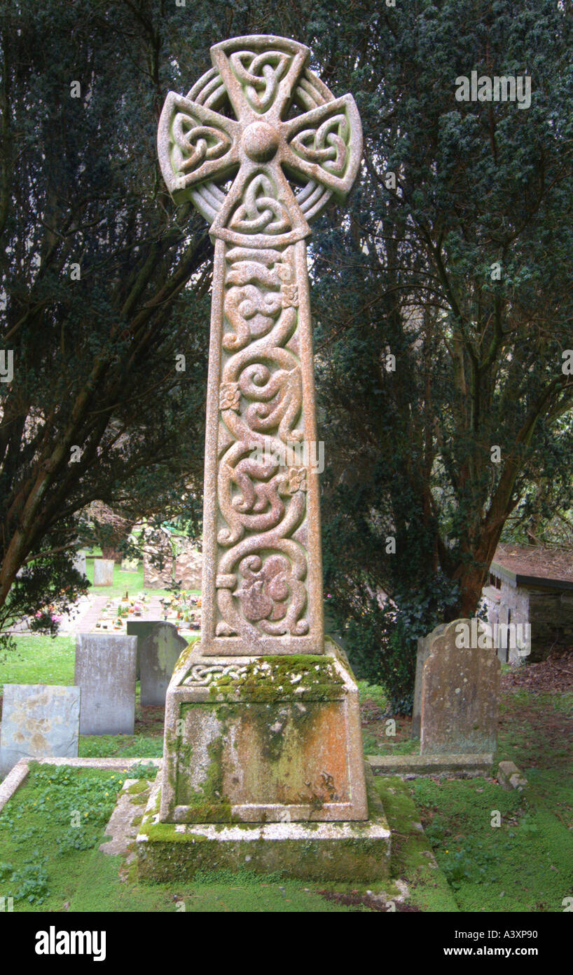 celtic cross in churchyard padstow cornwall Stock Photo - Alamy