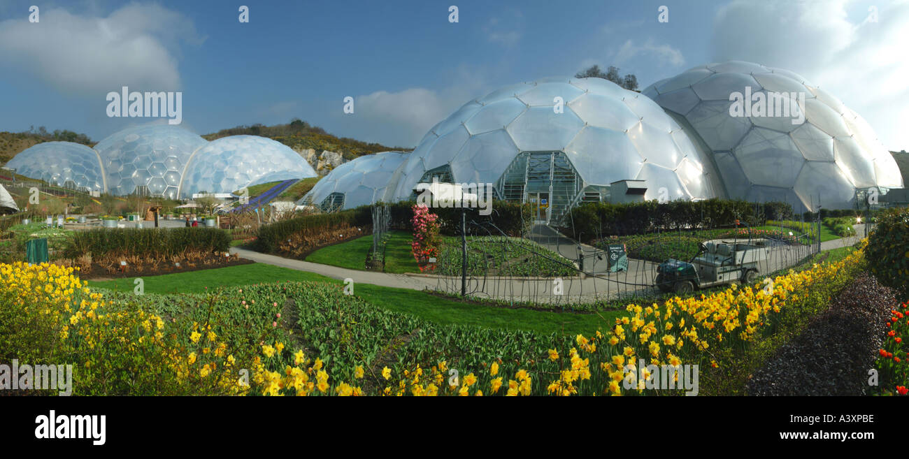 The eden project exterior hi-res stock photography and images - Alamy