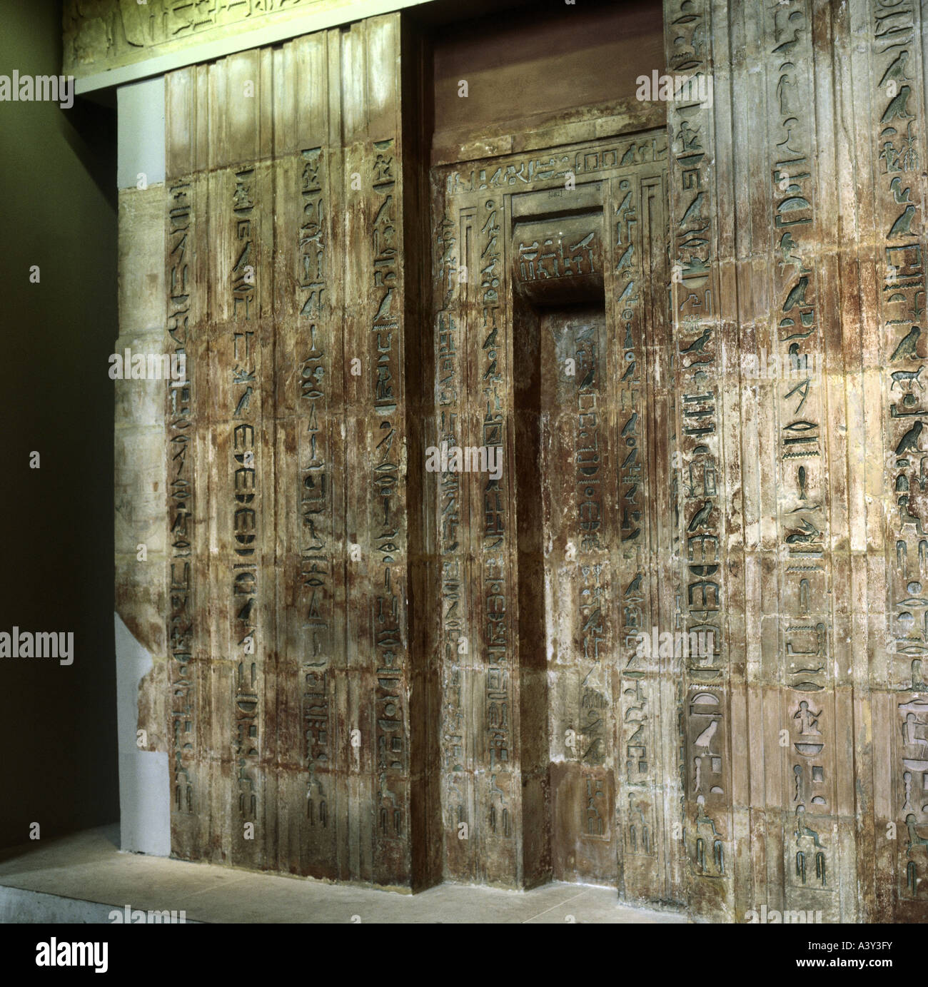 Old kingdom egypt limestone hi-res stock photography and images - Alamy