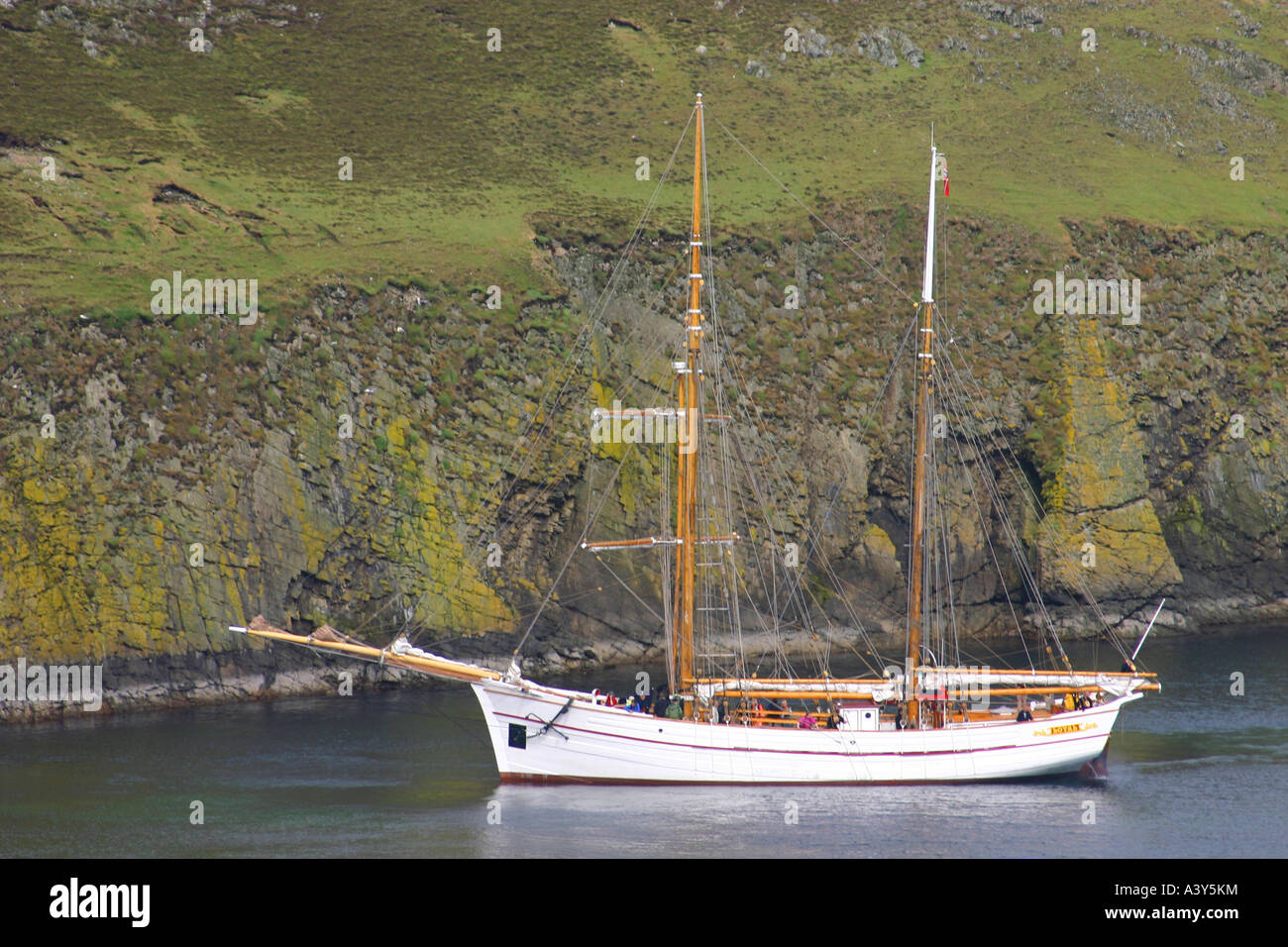 Fair isle boat hi-res stock photography and images - Alamy