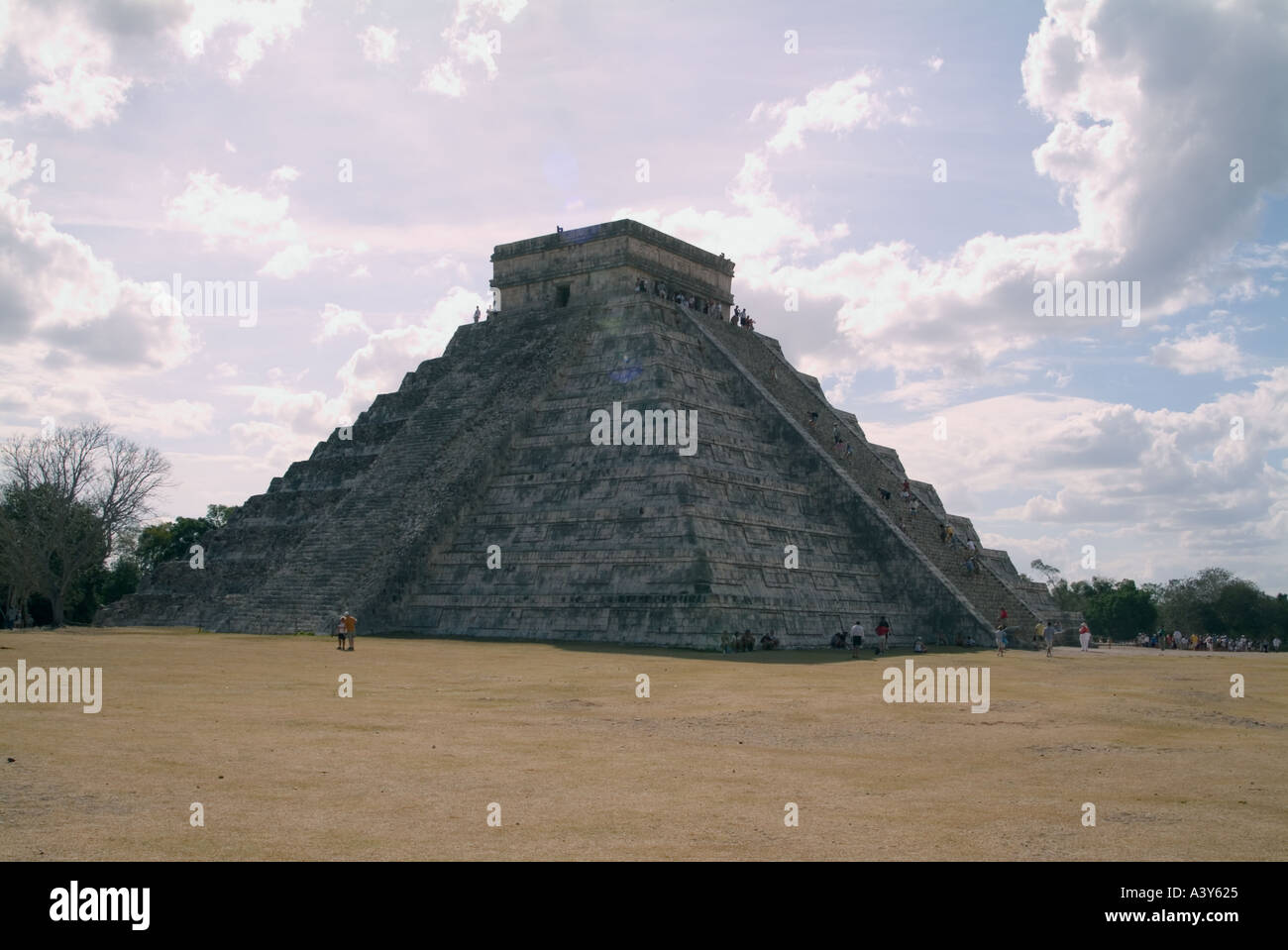 Chichen Itza ancient mayan city great pyramid 365 steps high Riviera ...
