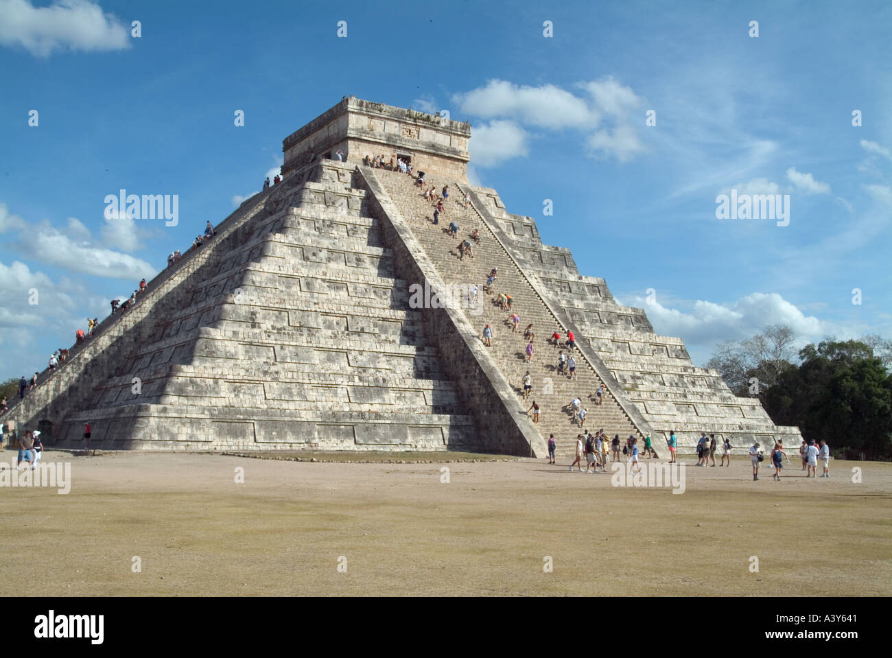 Pyramid of Kukulcan Chichen Itza Riviera Maya Yucatan Mexico Stock ...