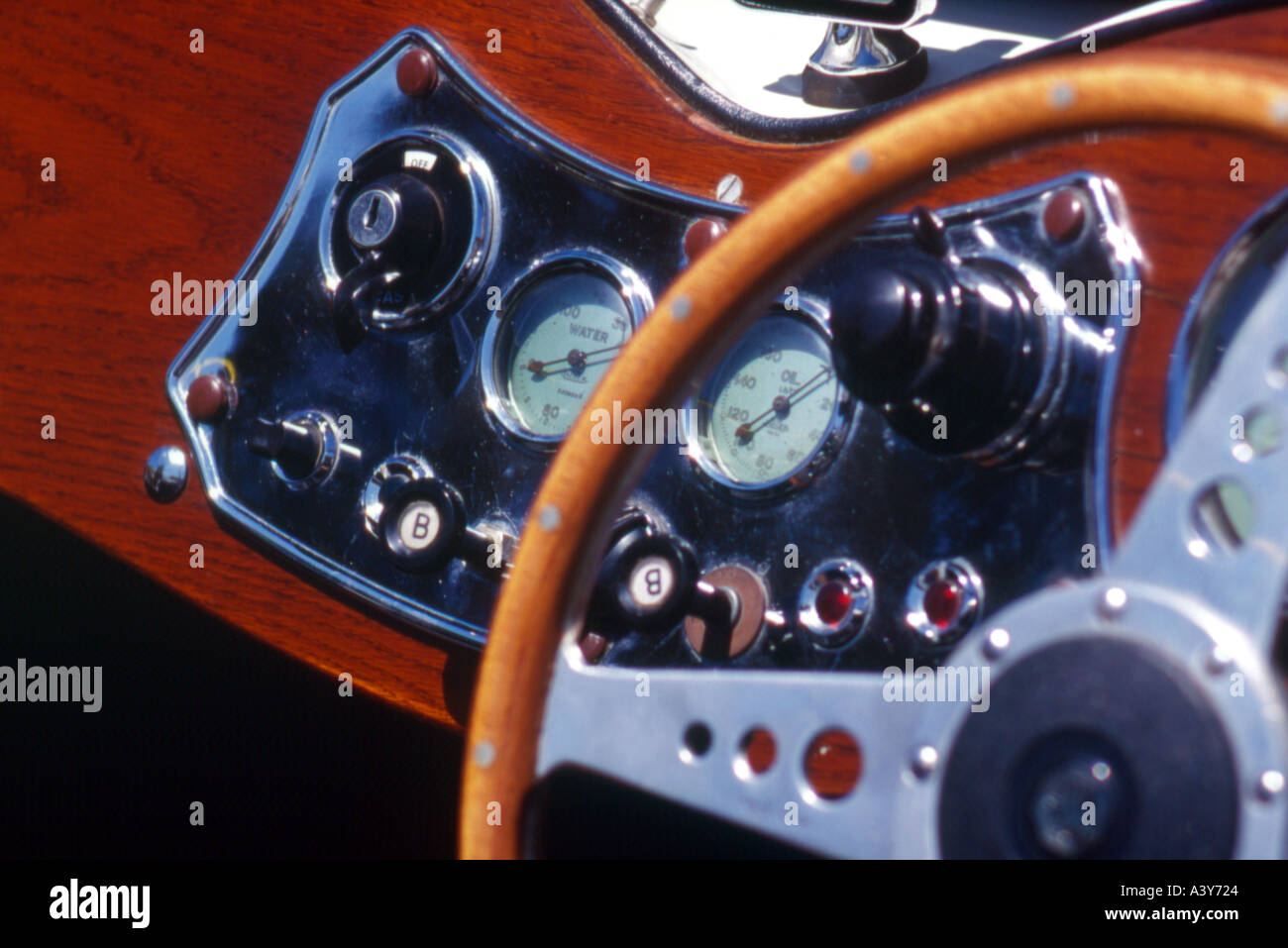 Classic mg car dashboard hi-res stock photography and images - Alamy