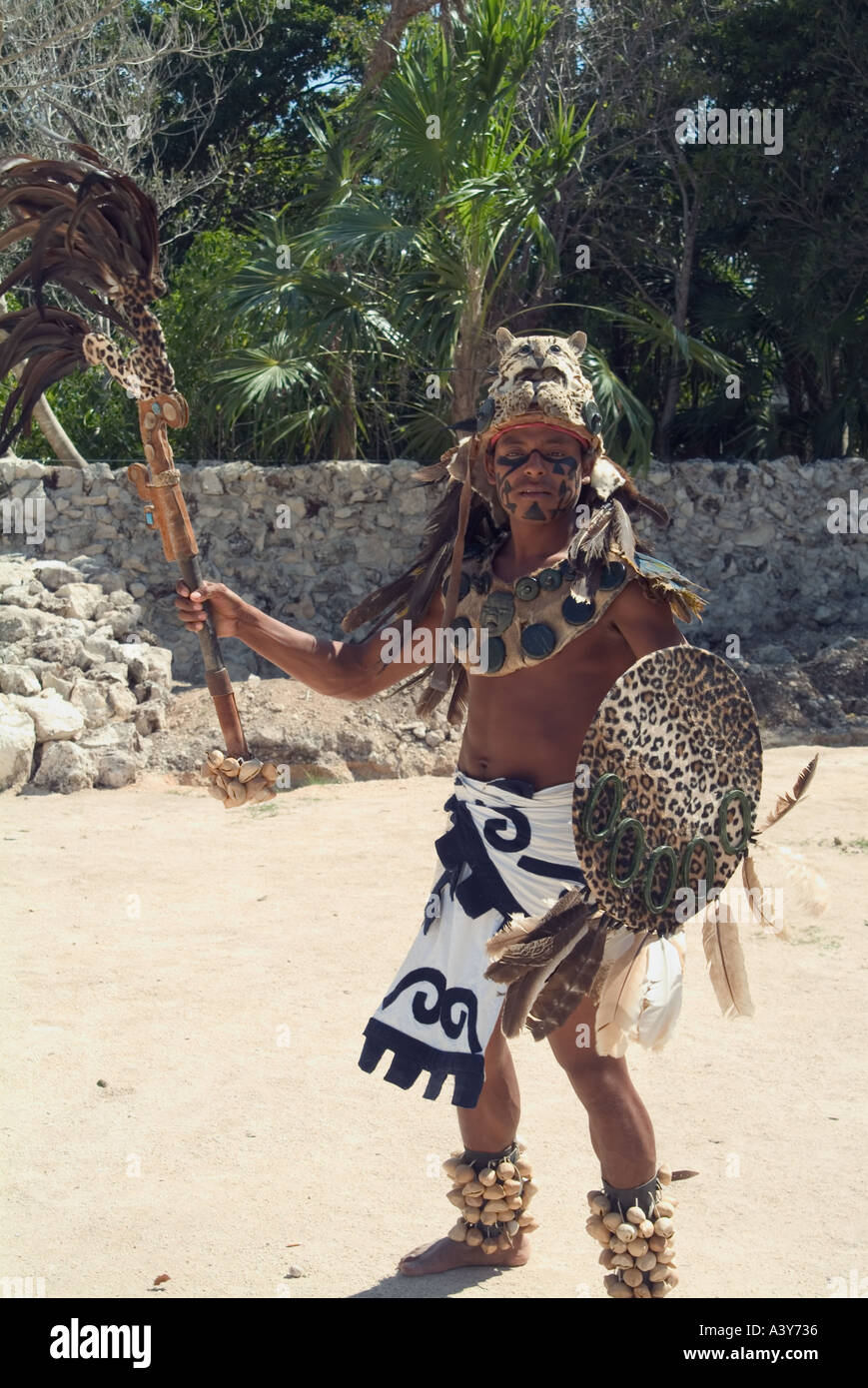 Maya warrior hi-res stock photography and images - Alamy