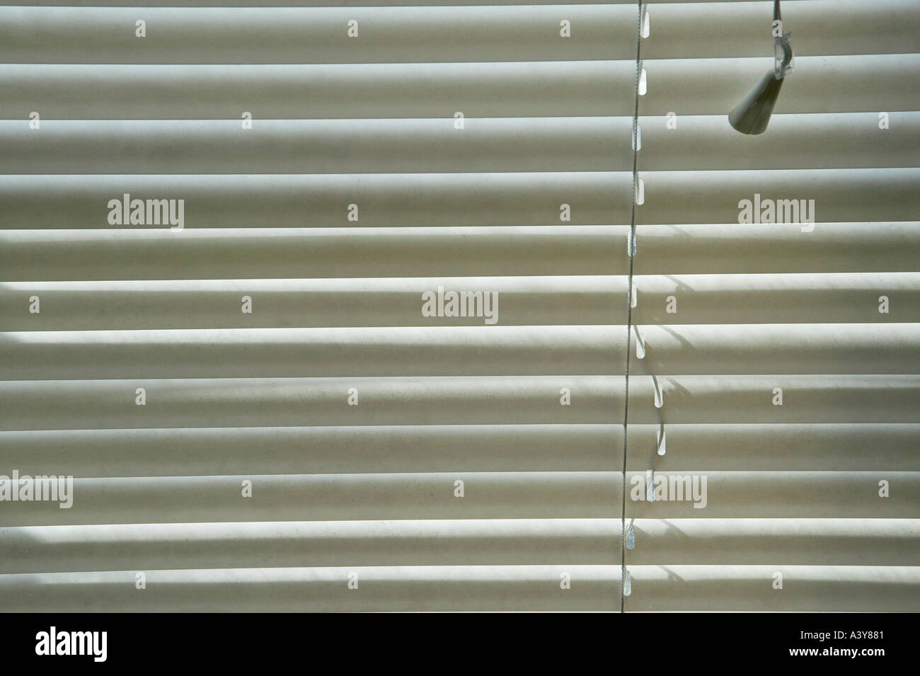 Venetian blind light dark hi-res stock photography and images - Alamy
