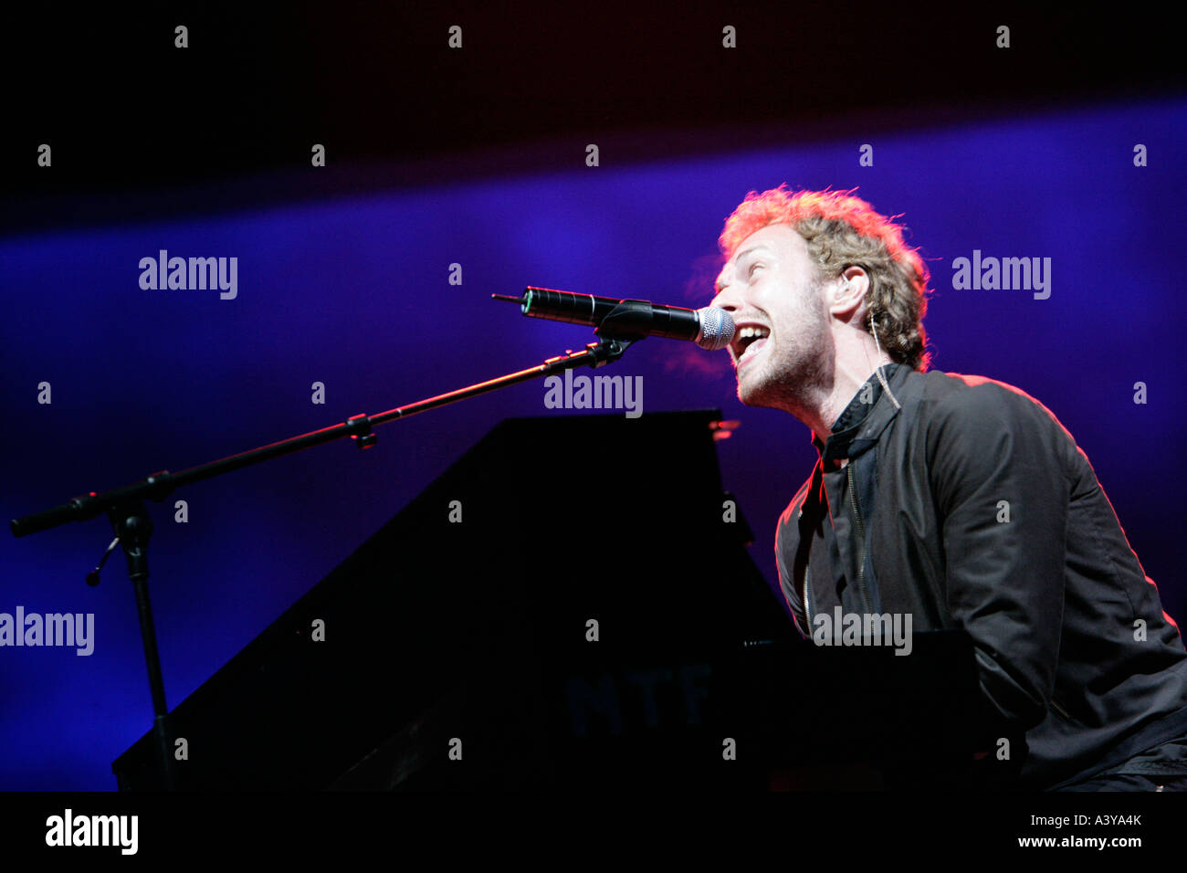 Coldplay 2005 hi-res stock photography and images - Alamy