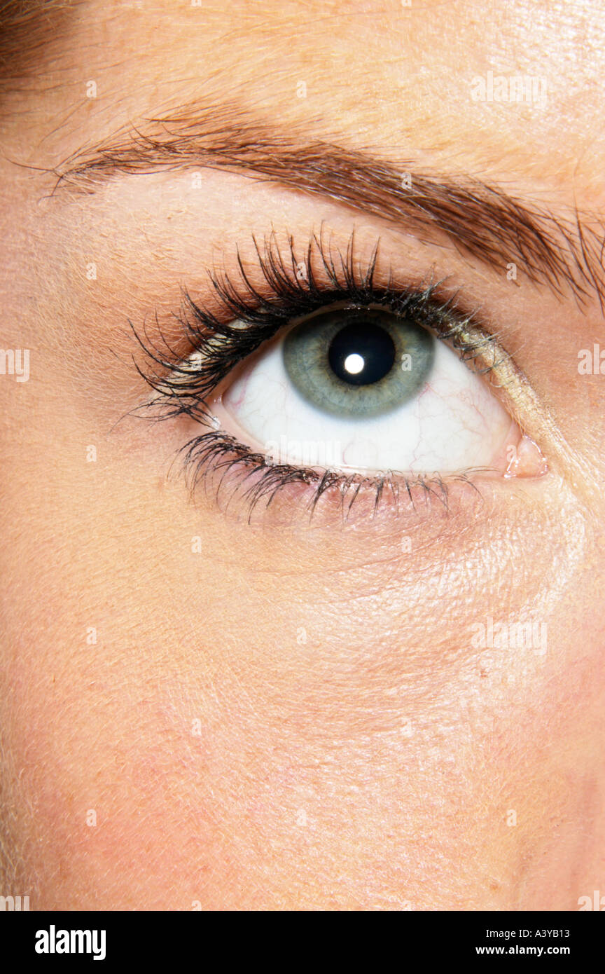 Womans green eye close hi-res stock photography and images - Alamy