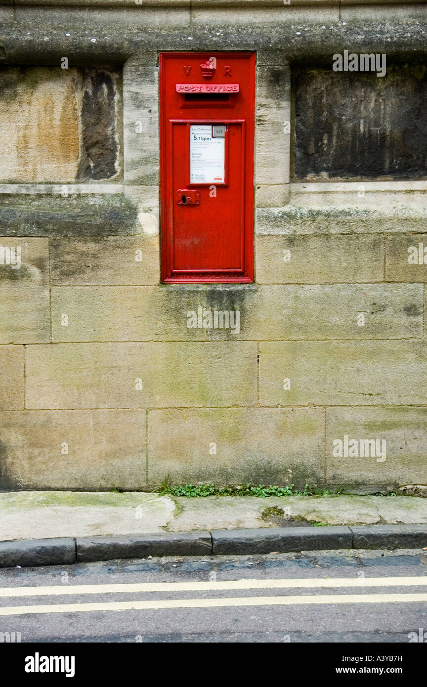 A Red Post Box In Oxford Stock Photo - Alamy
