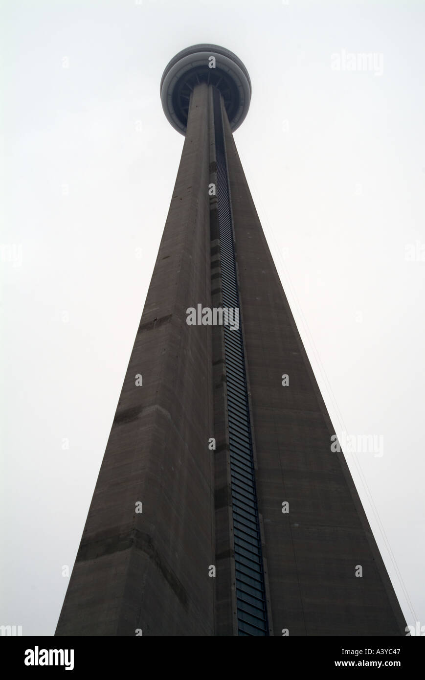 CN Tower upward view top circular observation level and tower Toronto ...