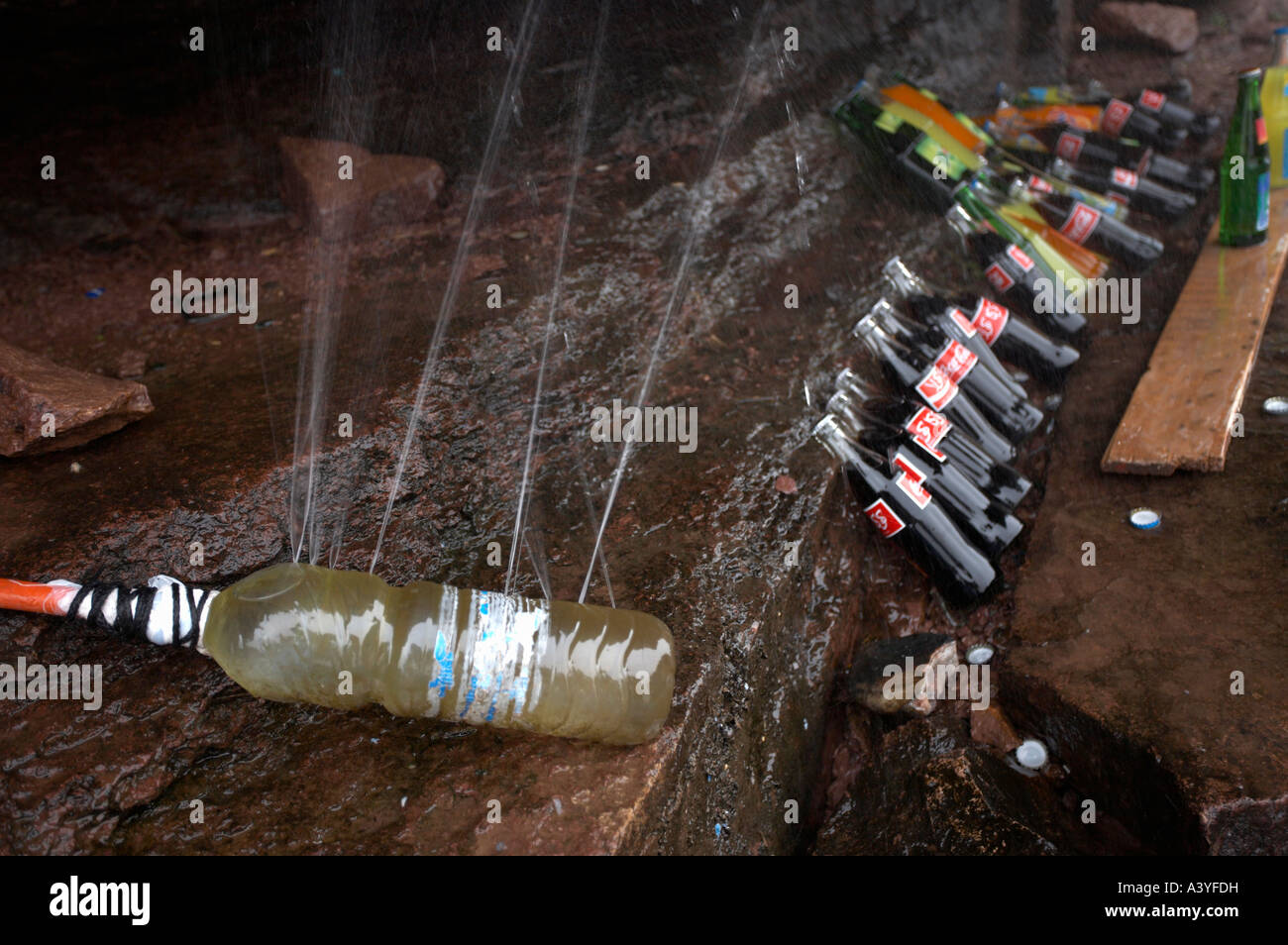 Improvised solution hi-res stock photography and images - Alamy