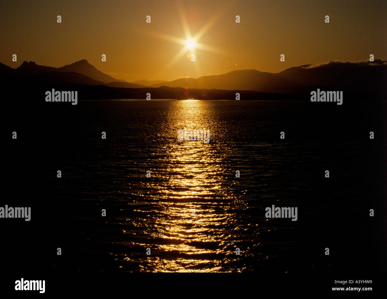 Midnight sun norway hi-res stock photography and images - Alamy