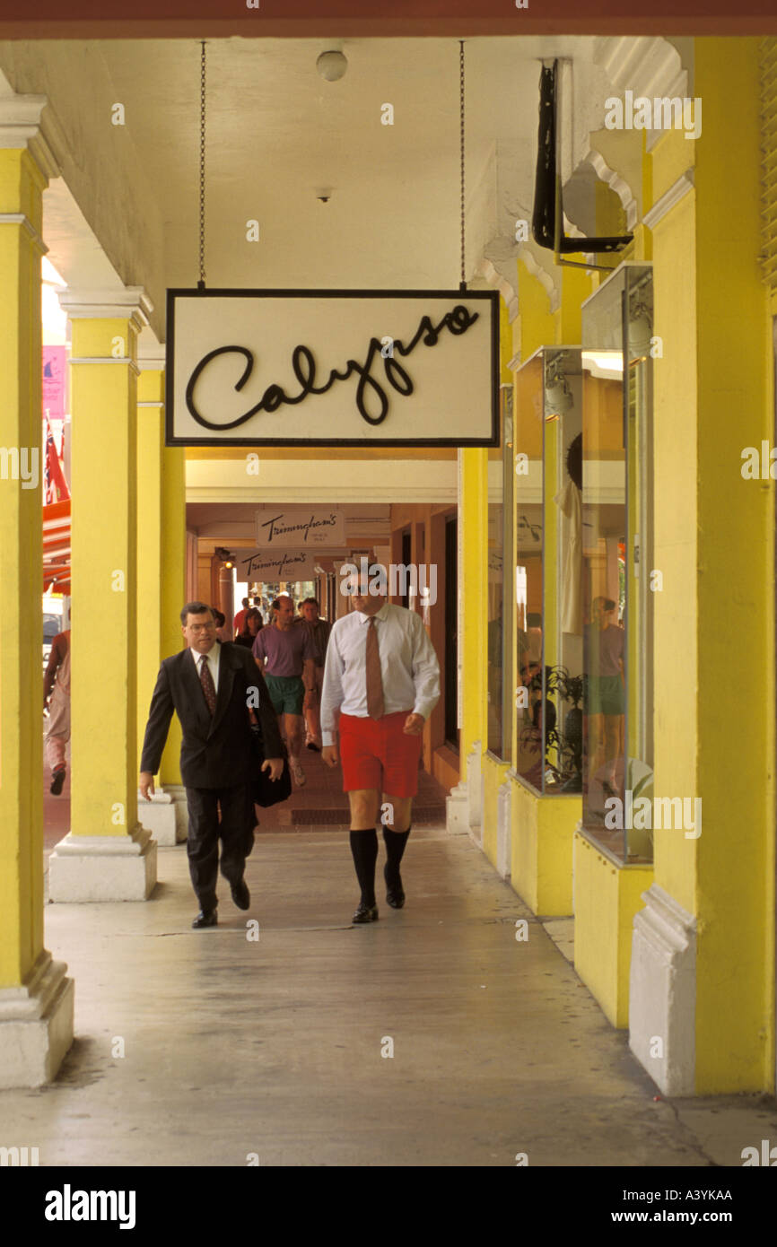 Hamilton bermuda shopping hi-res stock photography and images - Alamy