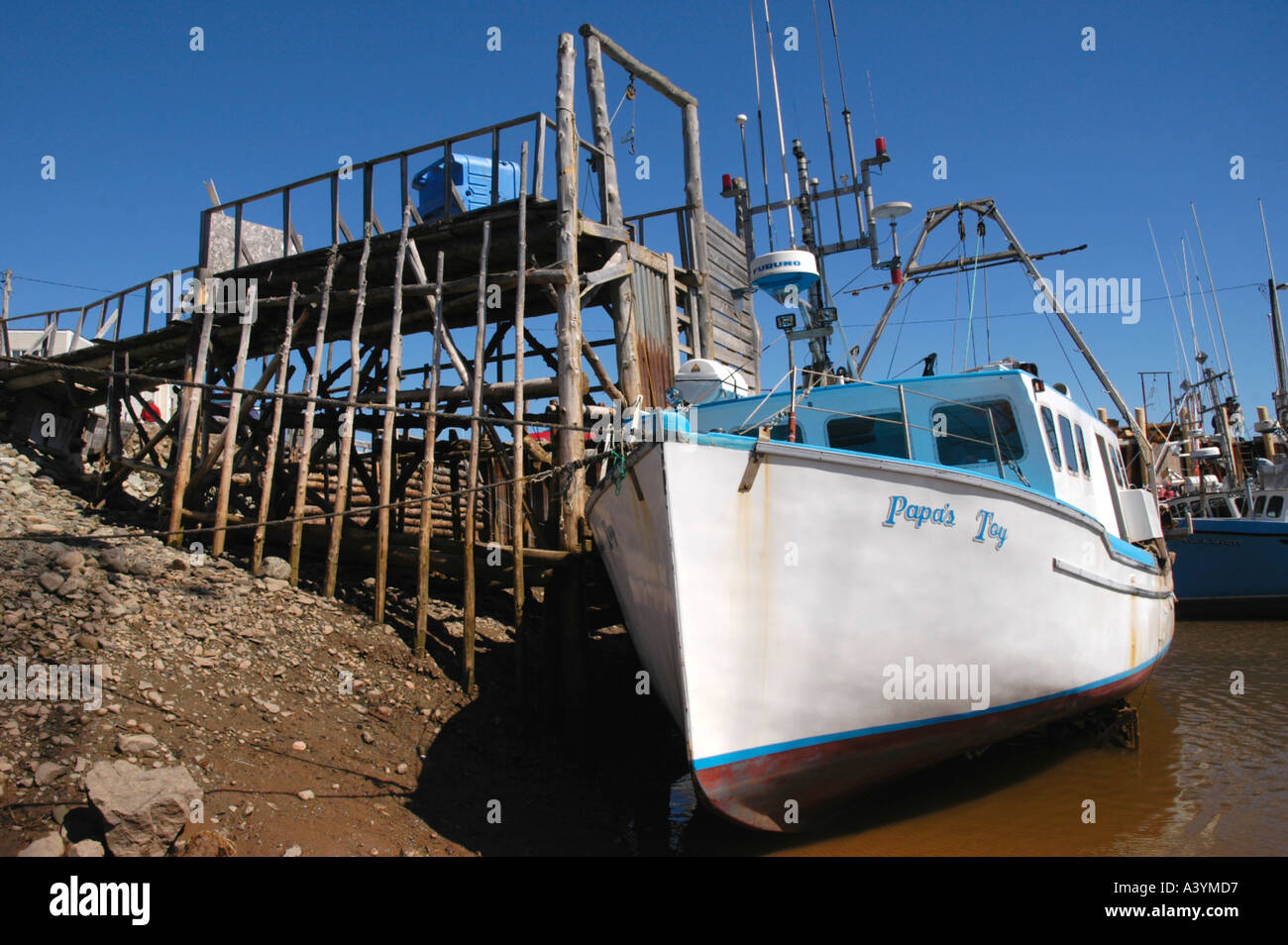 Rickety boat dock hi-res stock photography and images - Alamy