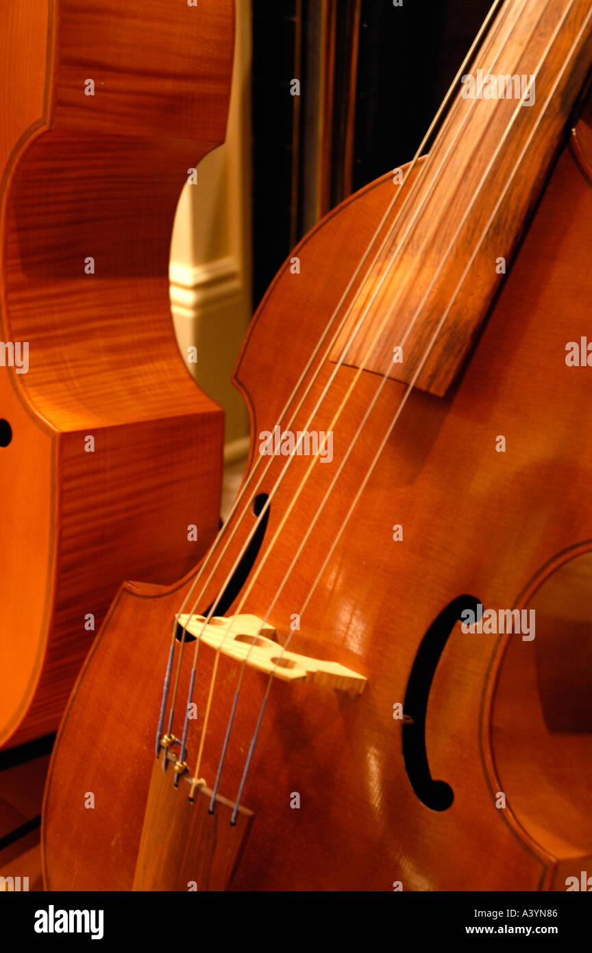 Viola da gamba hi-res stock photography and images - Alamy