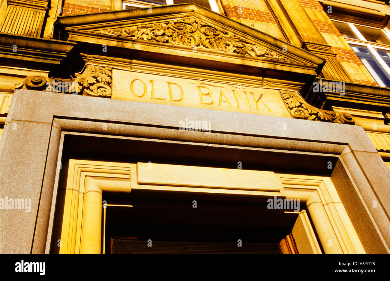 Bank entrance hi-res stock photography and images - Alamy