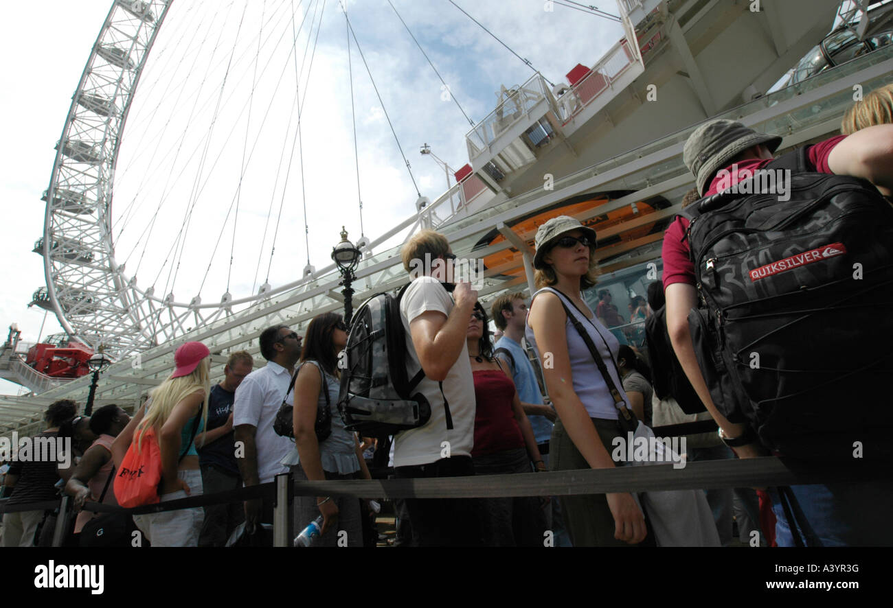 Queue for The London Eye, London, England, UK. 29th July 2006 ...
