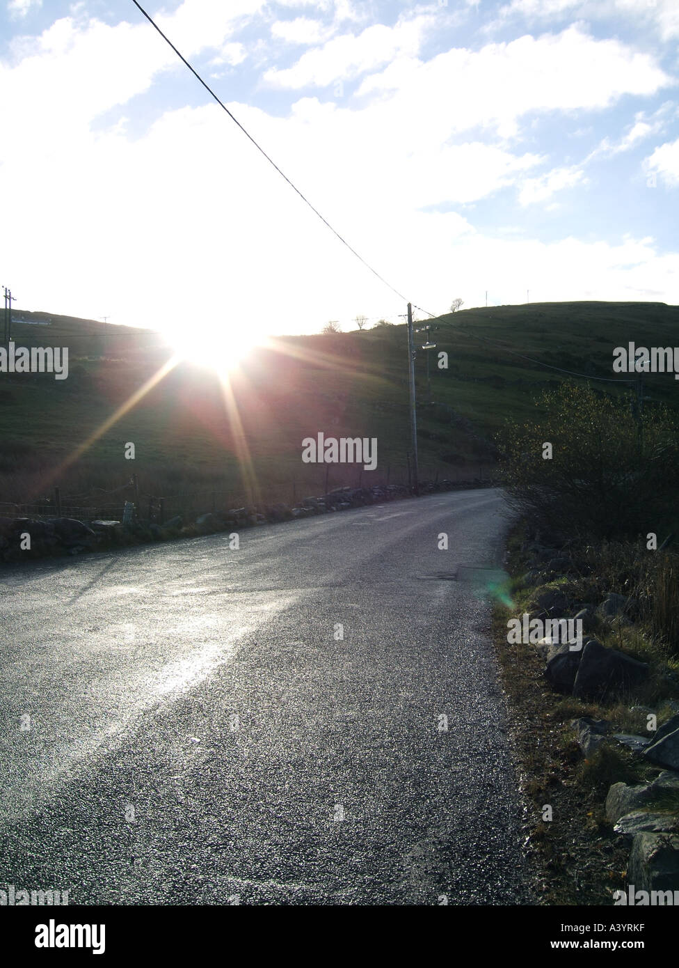 morning sun and country lane Stock Photo - Alamy