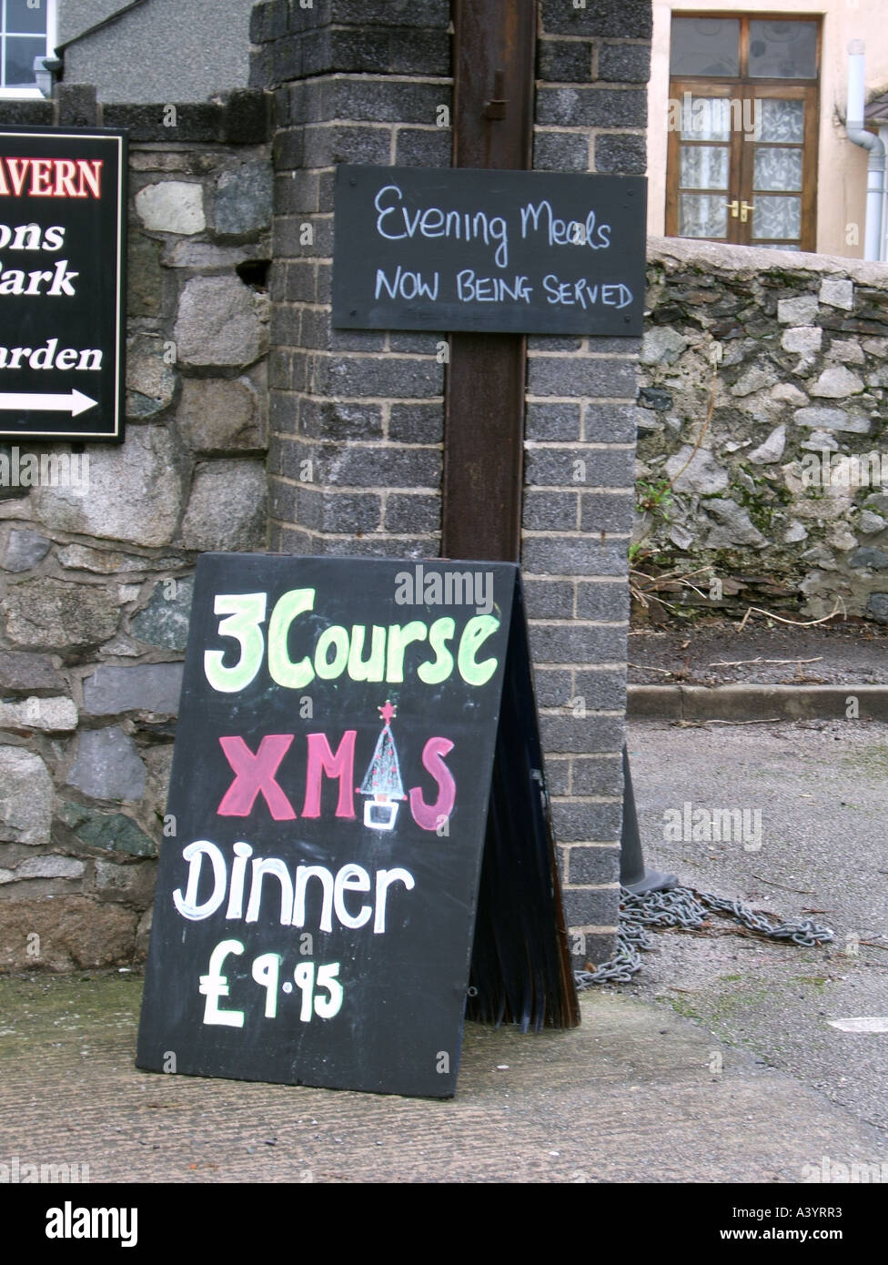 pub christmas dinner sign Stock Photo - Alamy