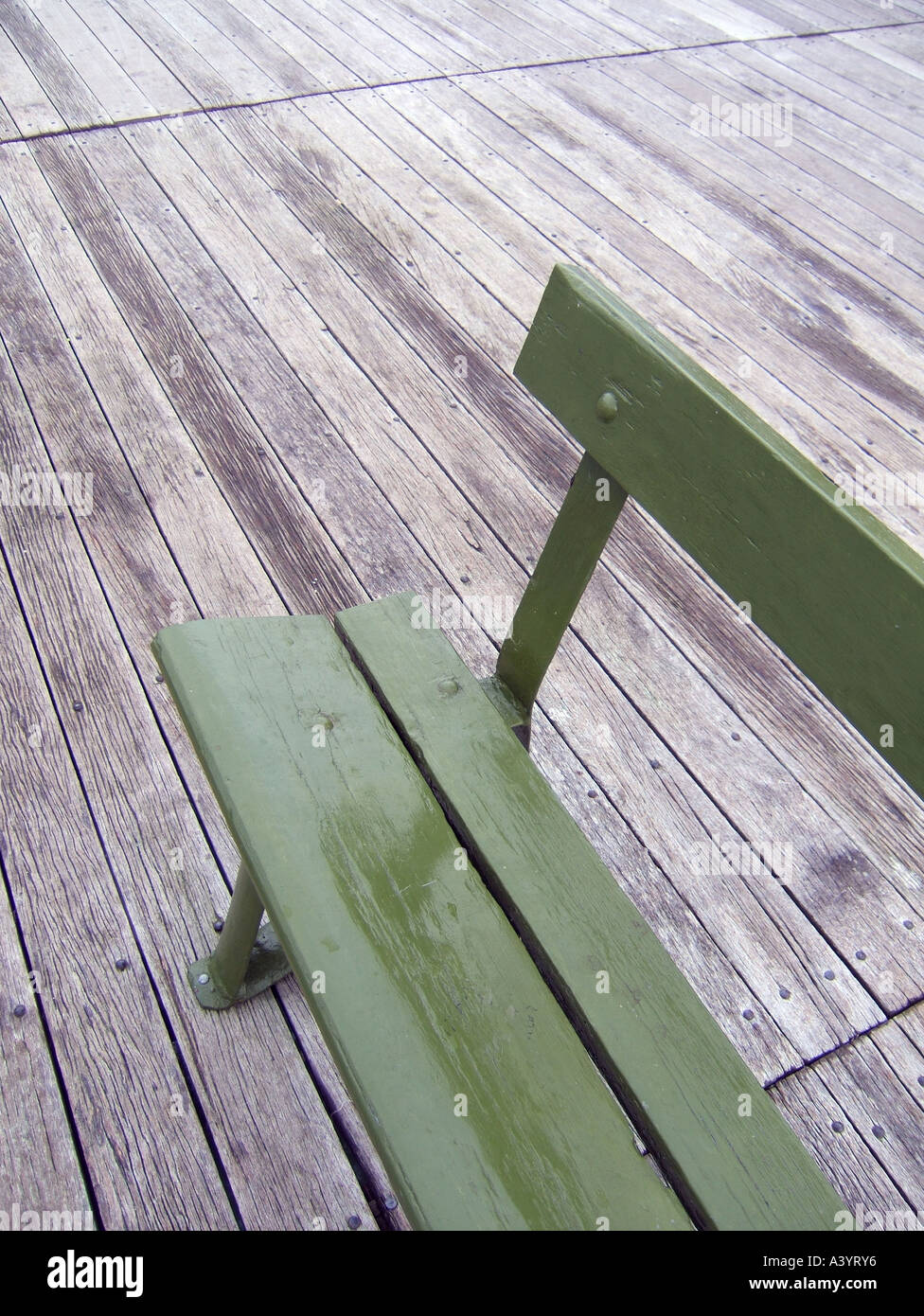 Empty bench bad weather hi-res stock photography and images - Alamy