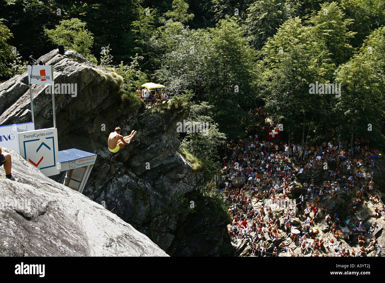 High diving competition hi-res stock photography and images - Alamy