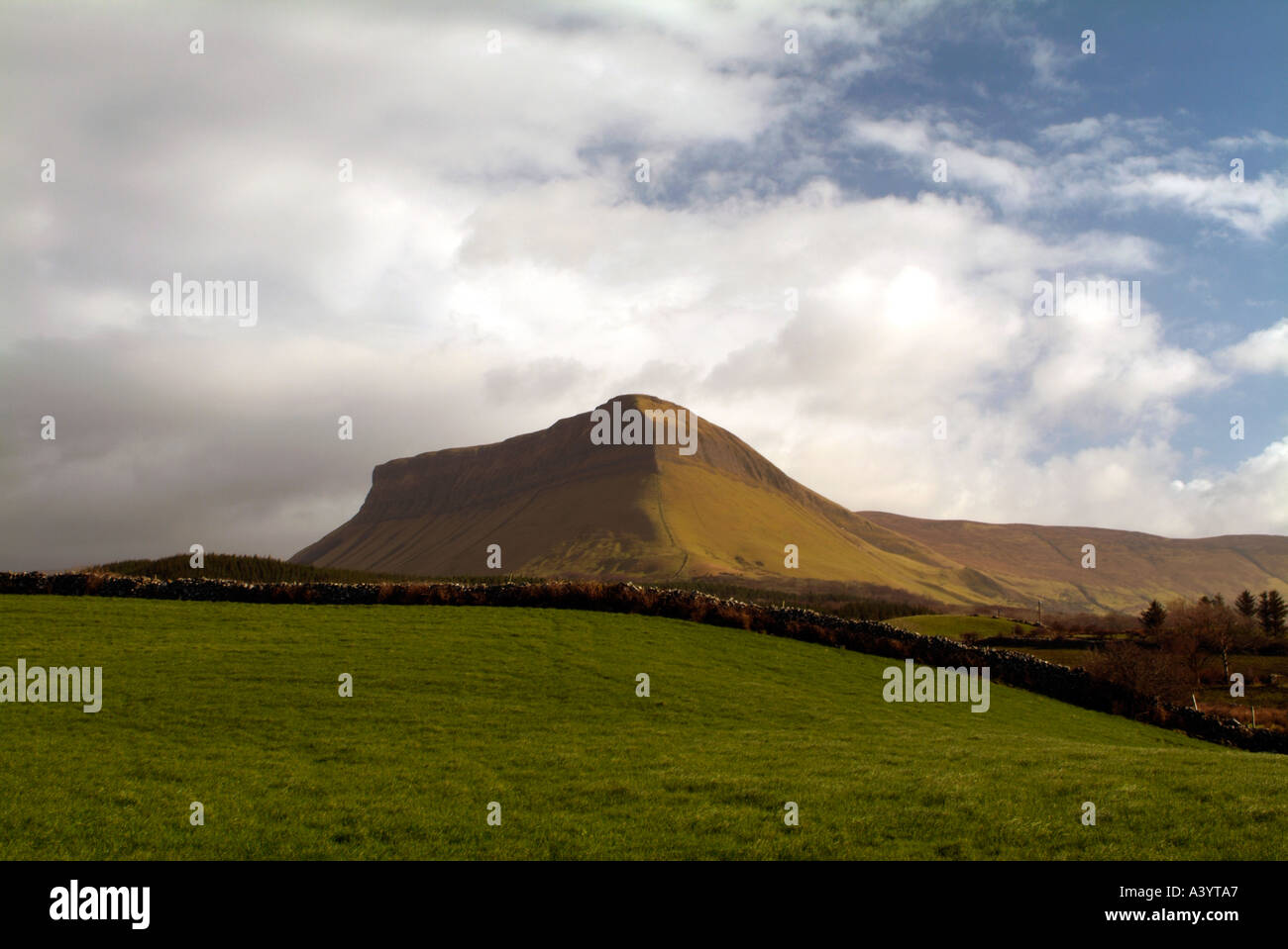 A classic view of Ben Bulben in County Sligo Ireland Stock Photo - Alamy