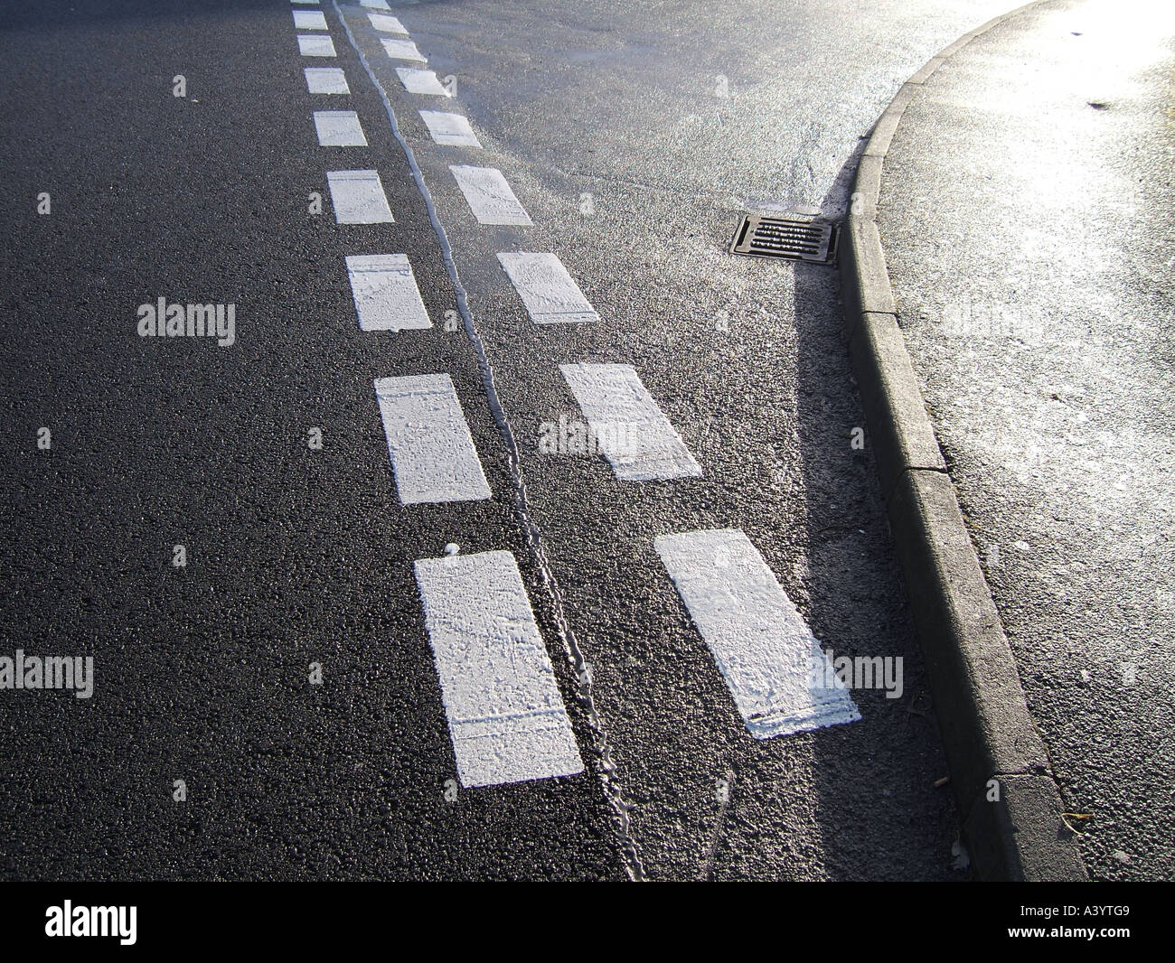 t junction markings Stock Photo - Alamy