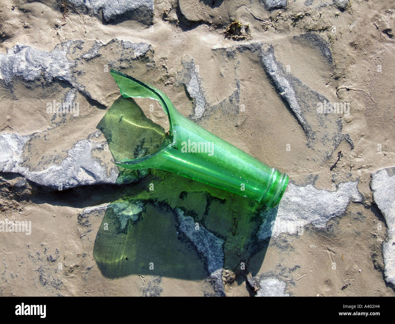 Smashed bottle floor hi-res stock photography and images - Alamy