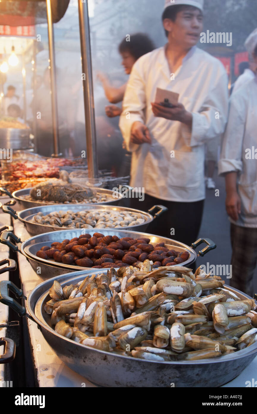 Chinese food stand fish' hi-res stock photography and images - Alamy