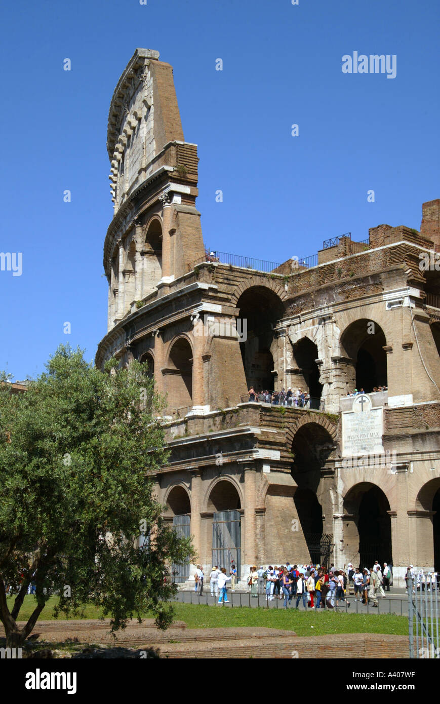 Vista colosseo hi-res stock photography and images - Alamy
