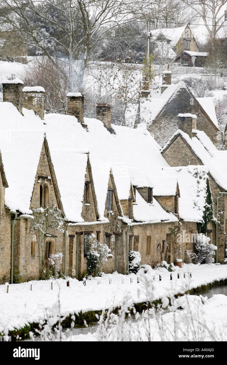 Cotswolds bibury winter snow hi-res stock photography and images - Alamy