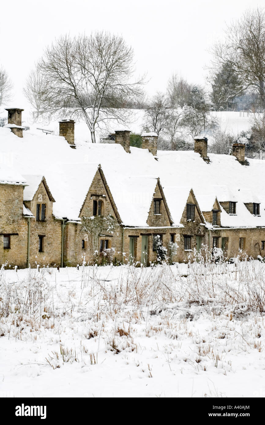 Cotswolds bibury winter snow hi-res stock photography and images - Alamy