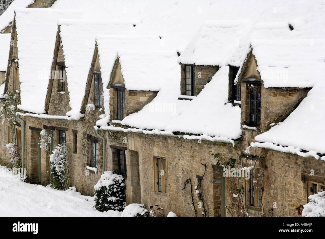 Cotswolds bibury winter snow hi-res stock photography and images - Alamy